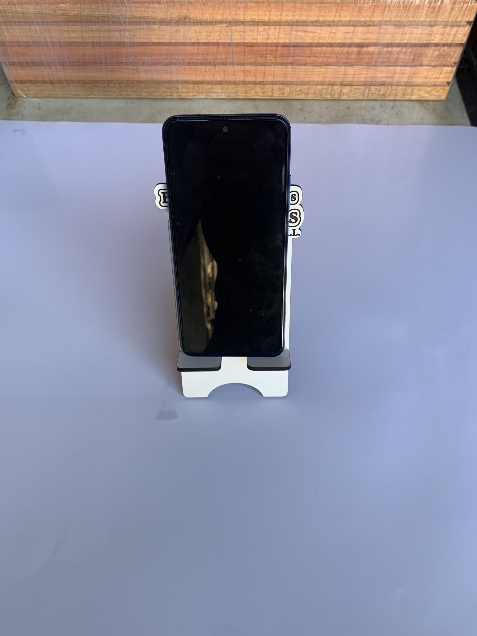 Porta Celulares en MDF – imprenta bascans